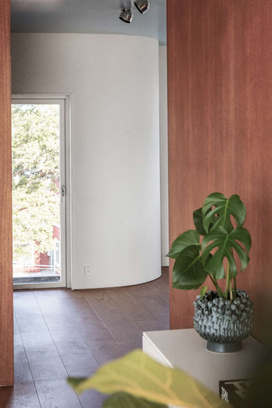 Villa Silver — By Måns Tham Architects – Chevron Parquet